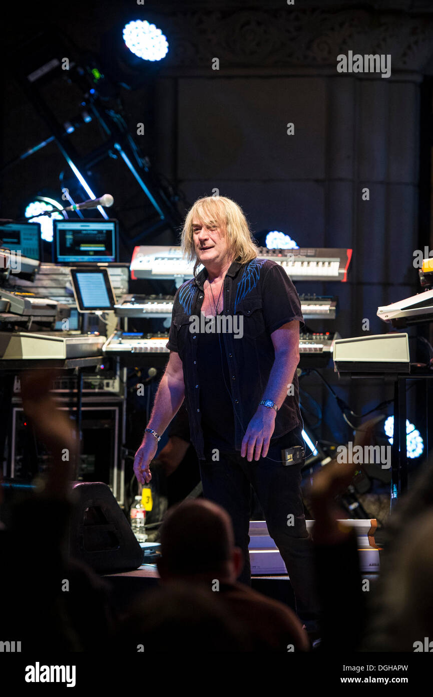 Saratoga, California, USA. 7th July, 2013. Keyboard player GEOFF DOWNES ...