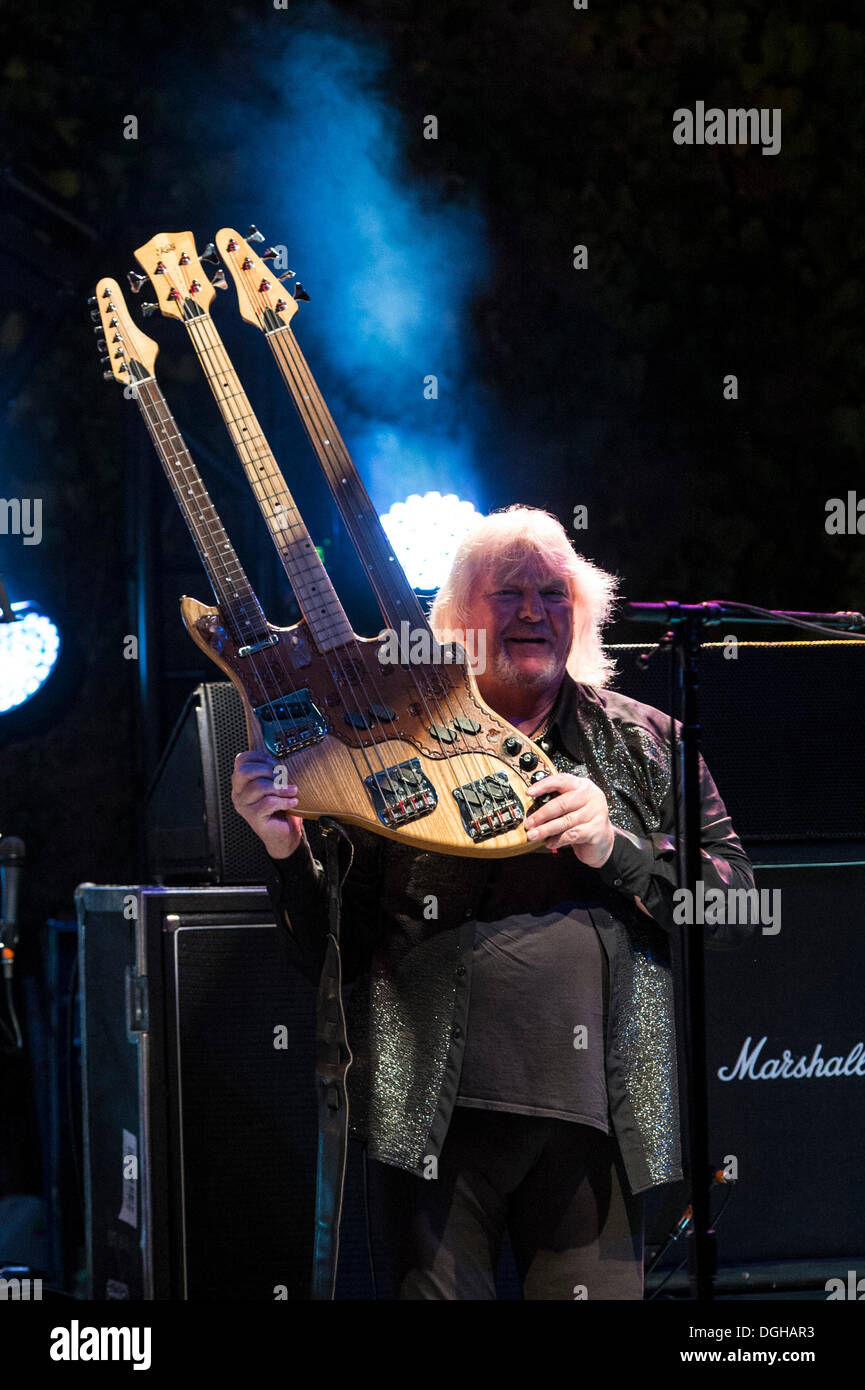 Saratoga, California, USA. 7th July, 2013. Bass player CHRIS SQUIRE of ...