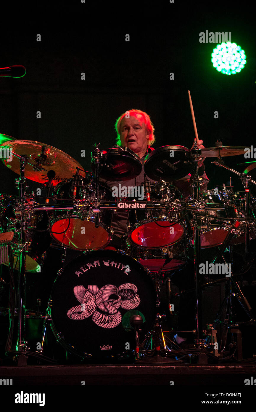 Saratoga, California, USA. 7th July, 2013. Drummer ALAN WHITE of ...