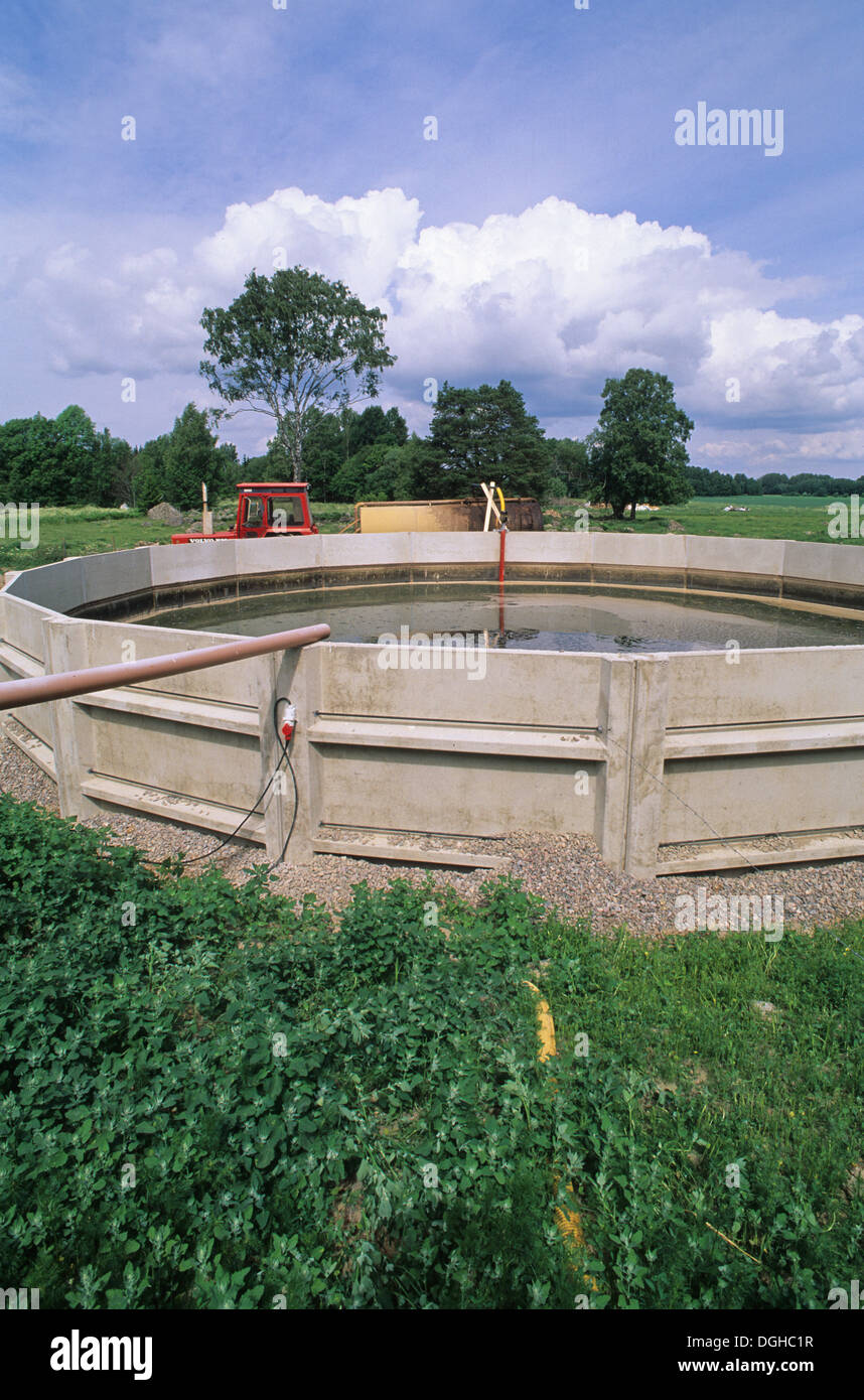 Slurry farm lagoon hi-res stock photography and images - Alamy