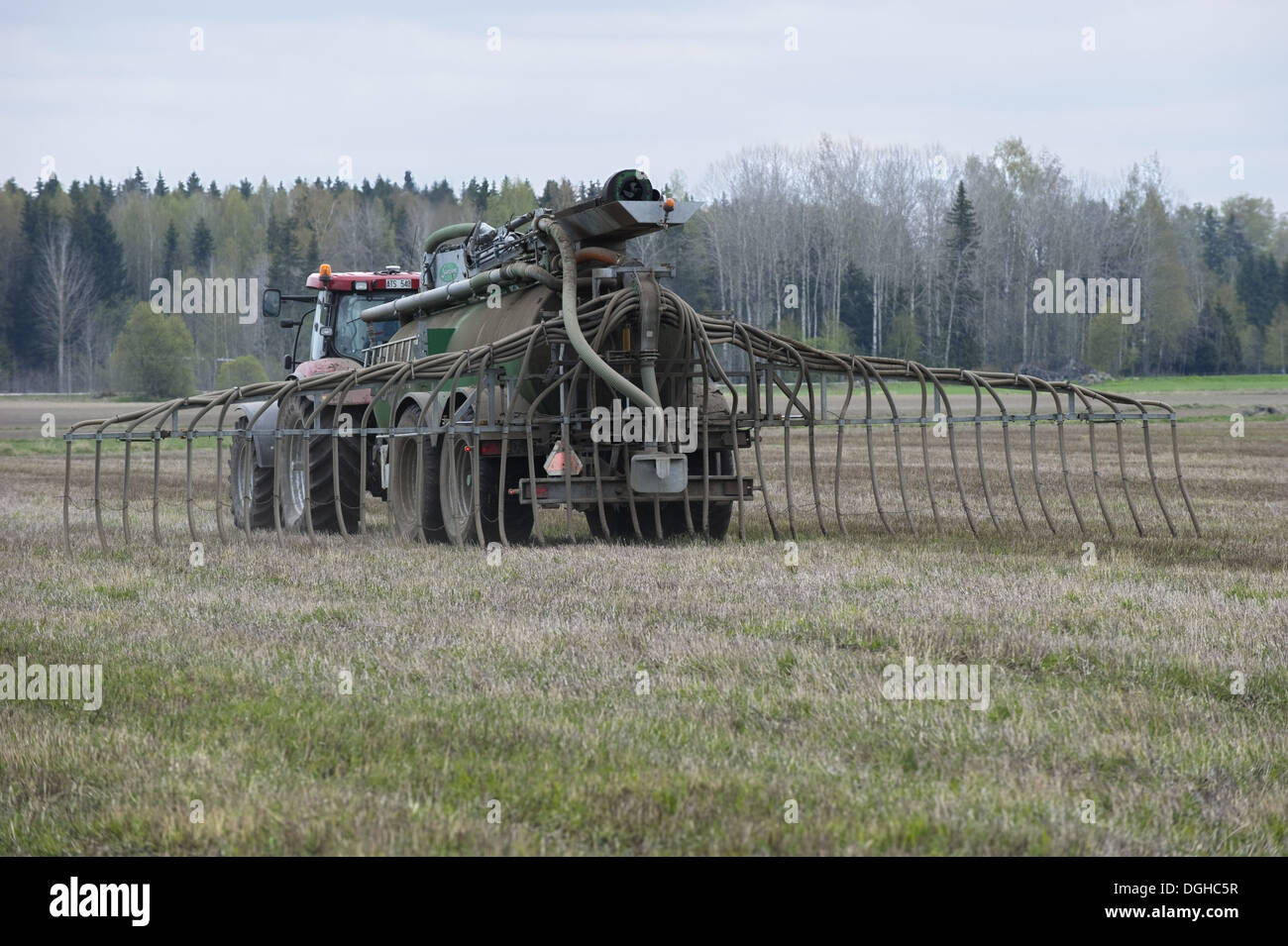 Case 225 tractor with Samson vacuum slurry tanker and slurry injector ...