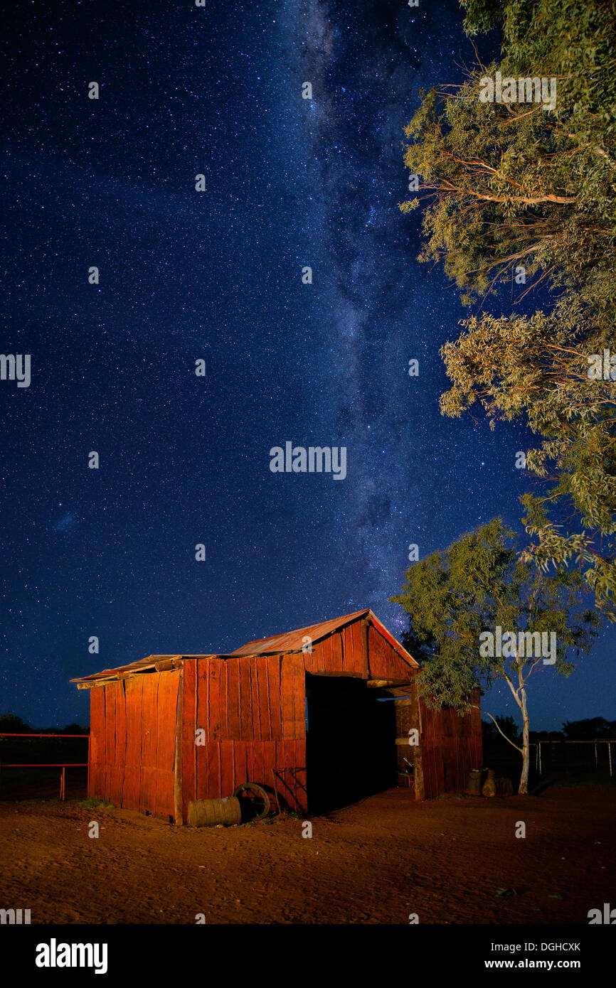Old rustic shed in outback Australia Stock Photo - Alamy