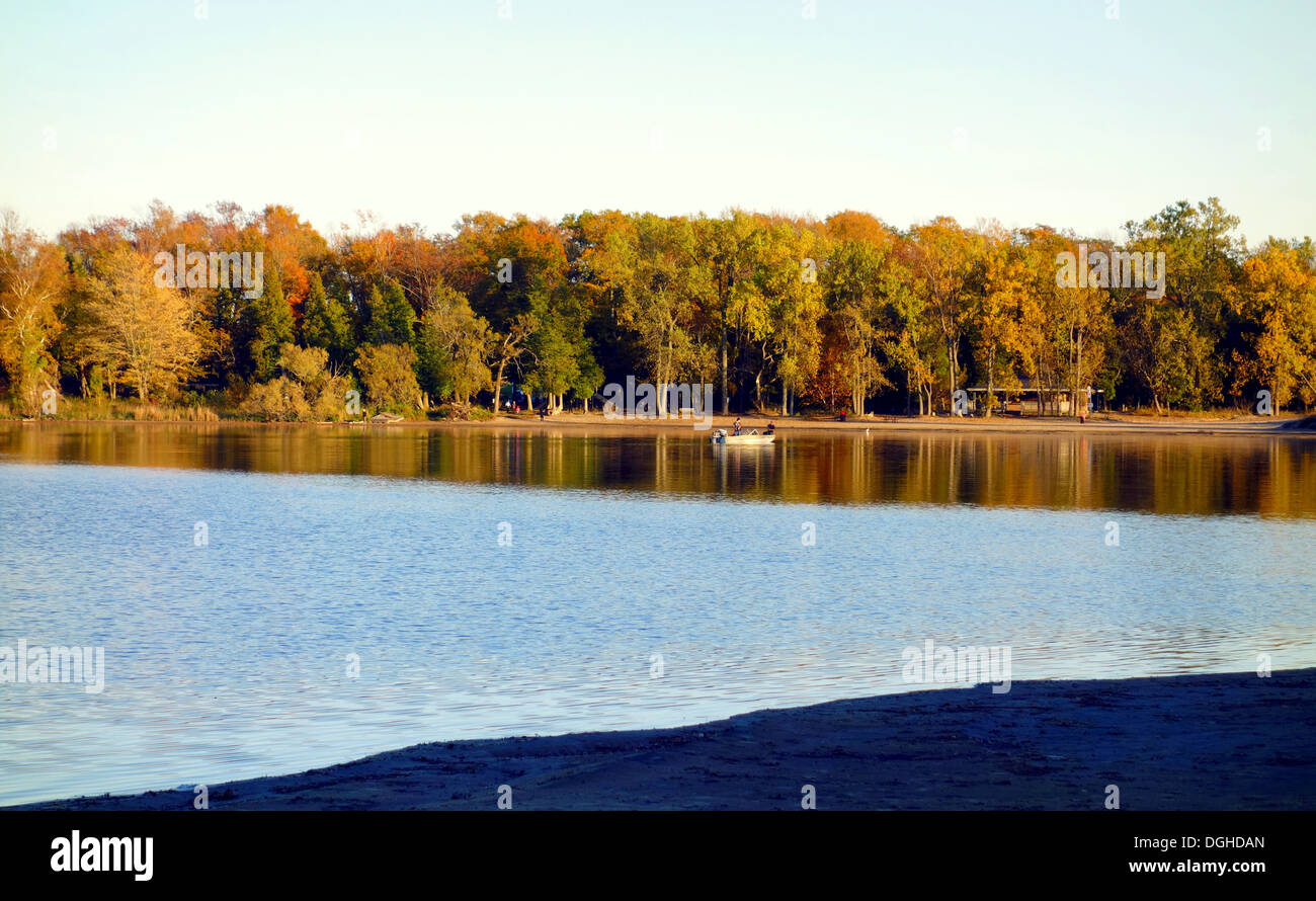 Colors of lake hi-res stock photography and images - Alamy