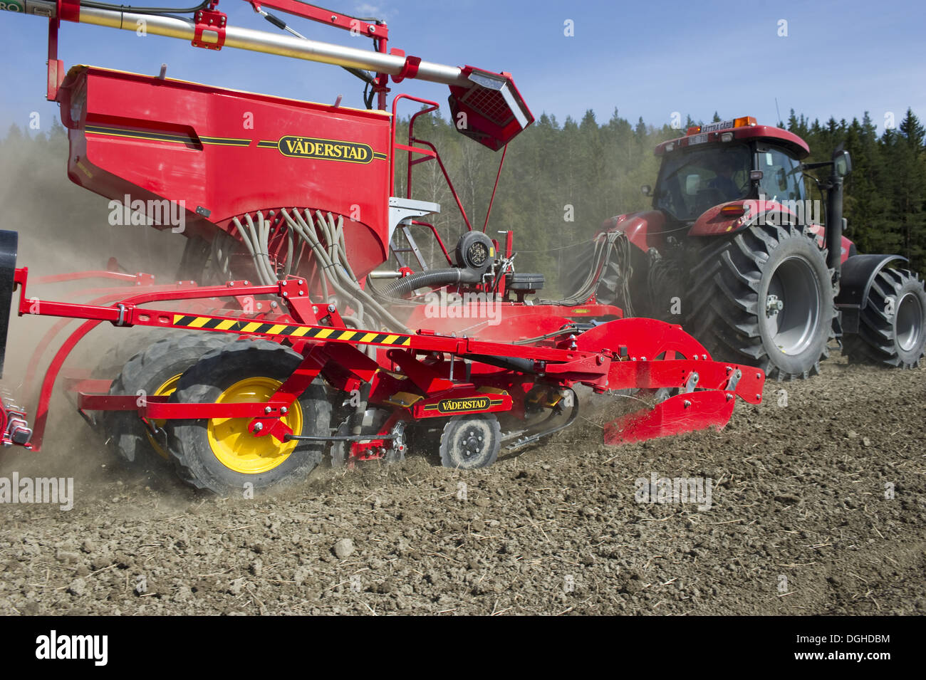 Case 225 CVX tractor with Vaderstad Rapid A 600S seed drill, drilling ...