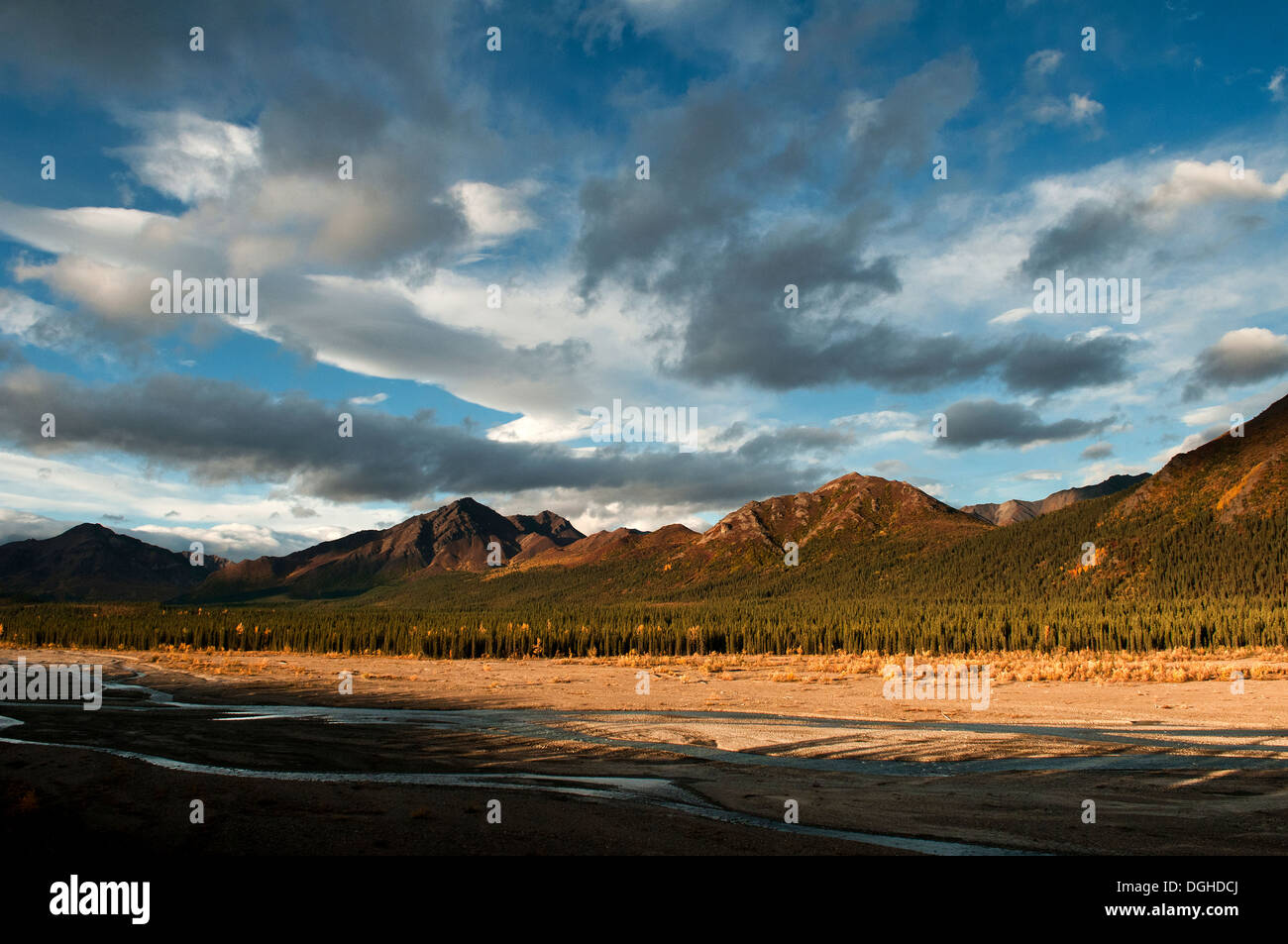 Teklanika river hi-res stock photography and images - Alamy