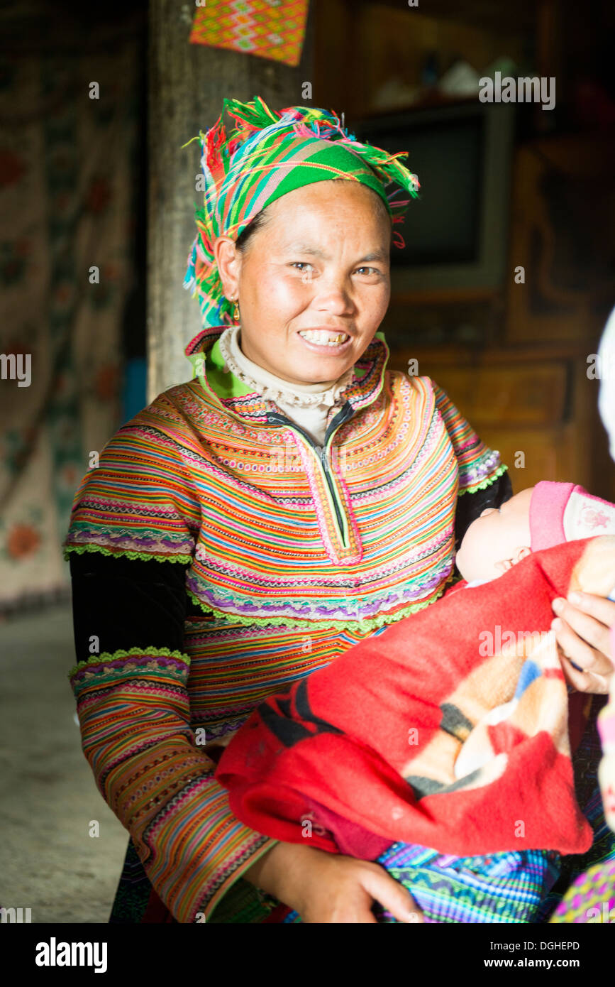 Flower hmong mother and child bac ha vietnam hi-res stock photography ...