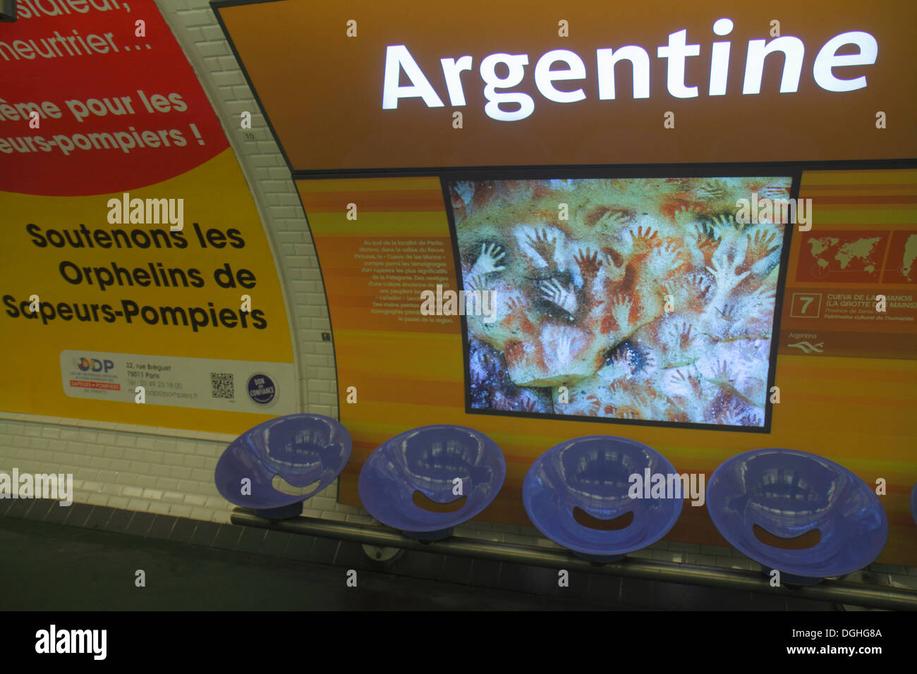 Collection of seats hi-res stock photography and images - Alamy