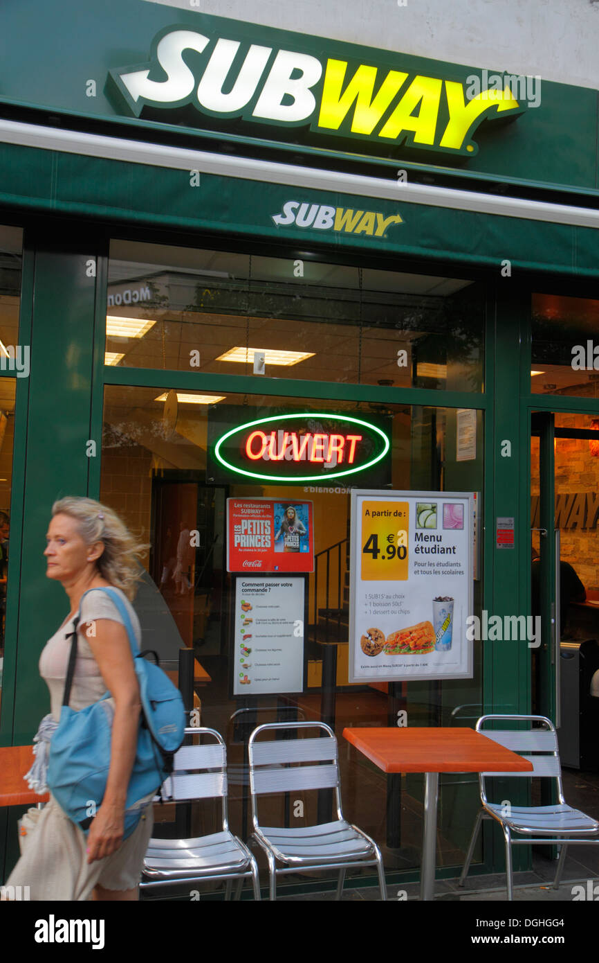 Subway restaurant entrance hi-res stock photography and images - Alamy