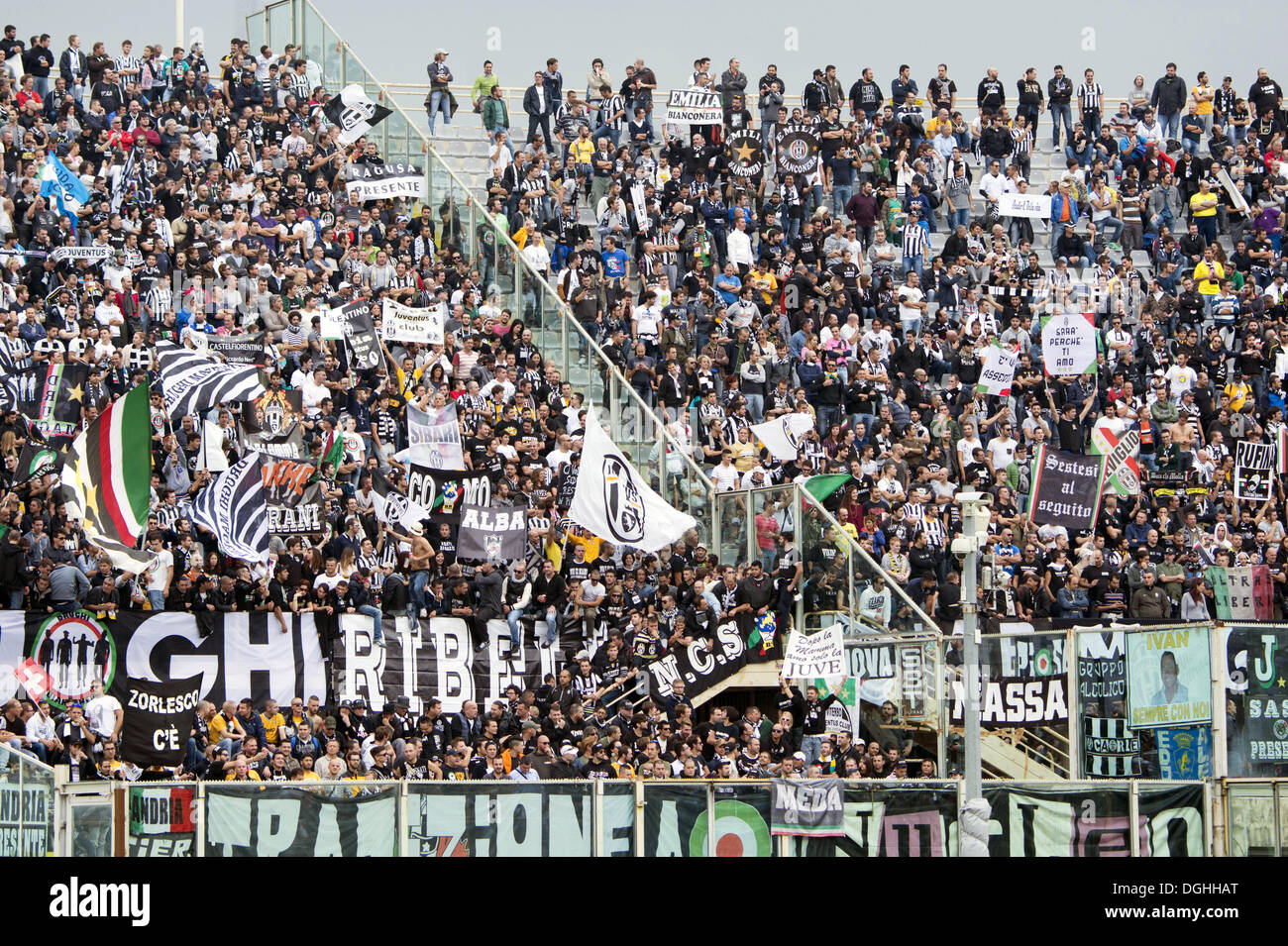 Juventus fans hi-res stock photography and images - Alamy