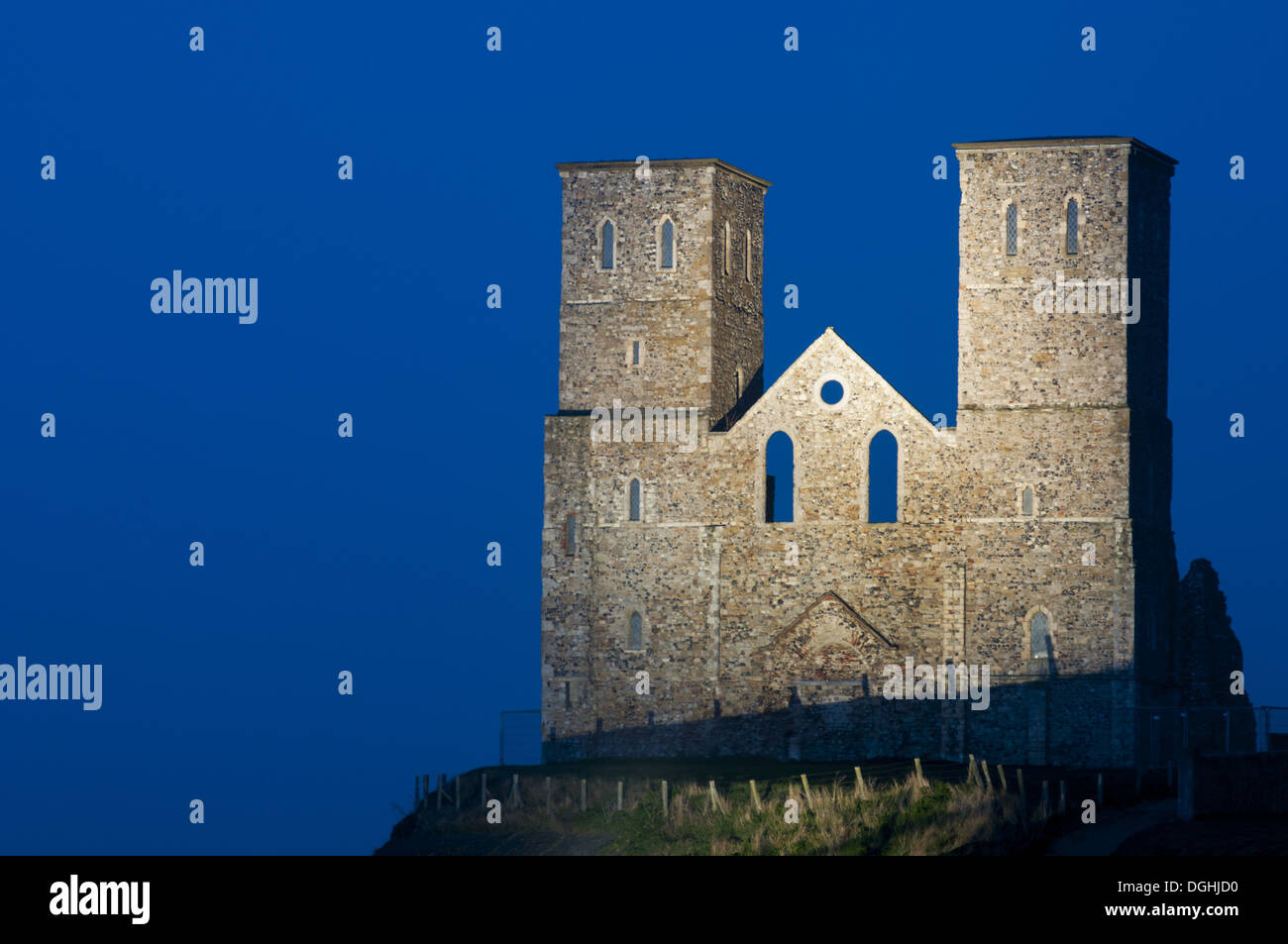 Medieval ruined churches hi-res stock photography and images - Alamy