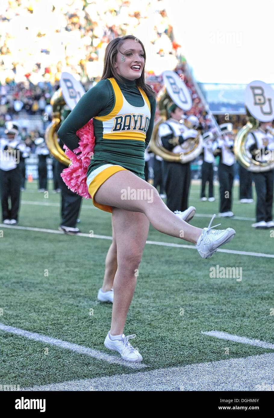 Baylor bears cheerleaders hi-res stock photography and images - Alamy