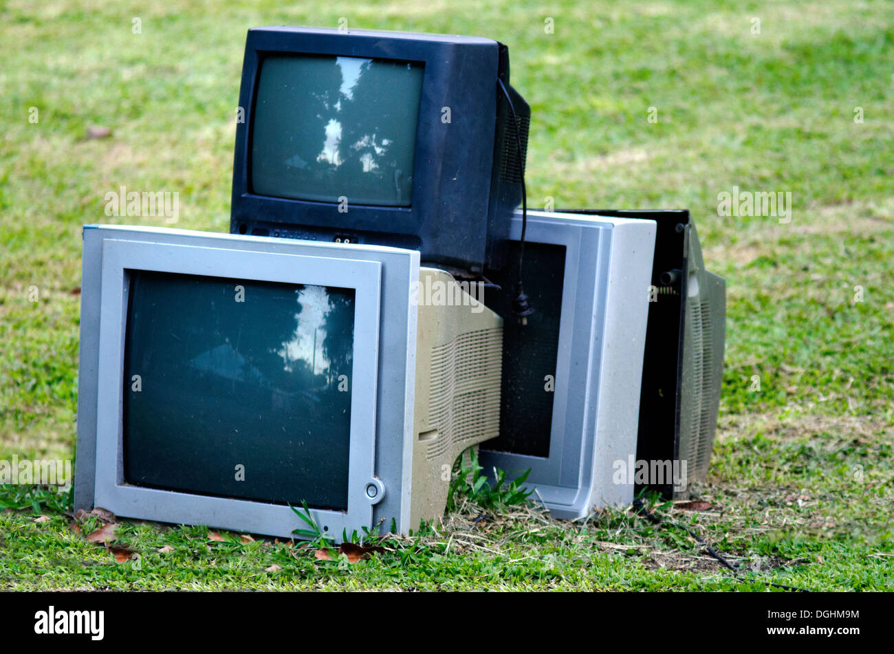 Old Tv Broken Screen High Resolution Stock Photography and Images - Alamy