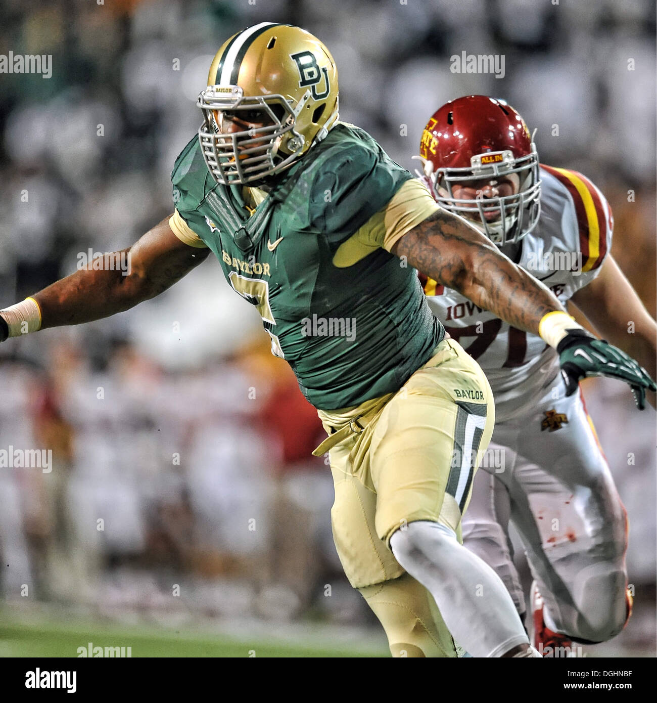 Baylor Bears defensive end Shawn Oakman (2) rushes the QB .during an ...