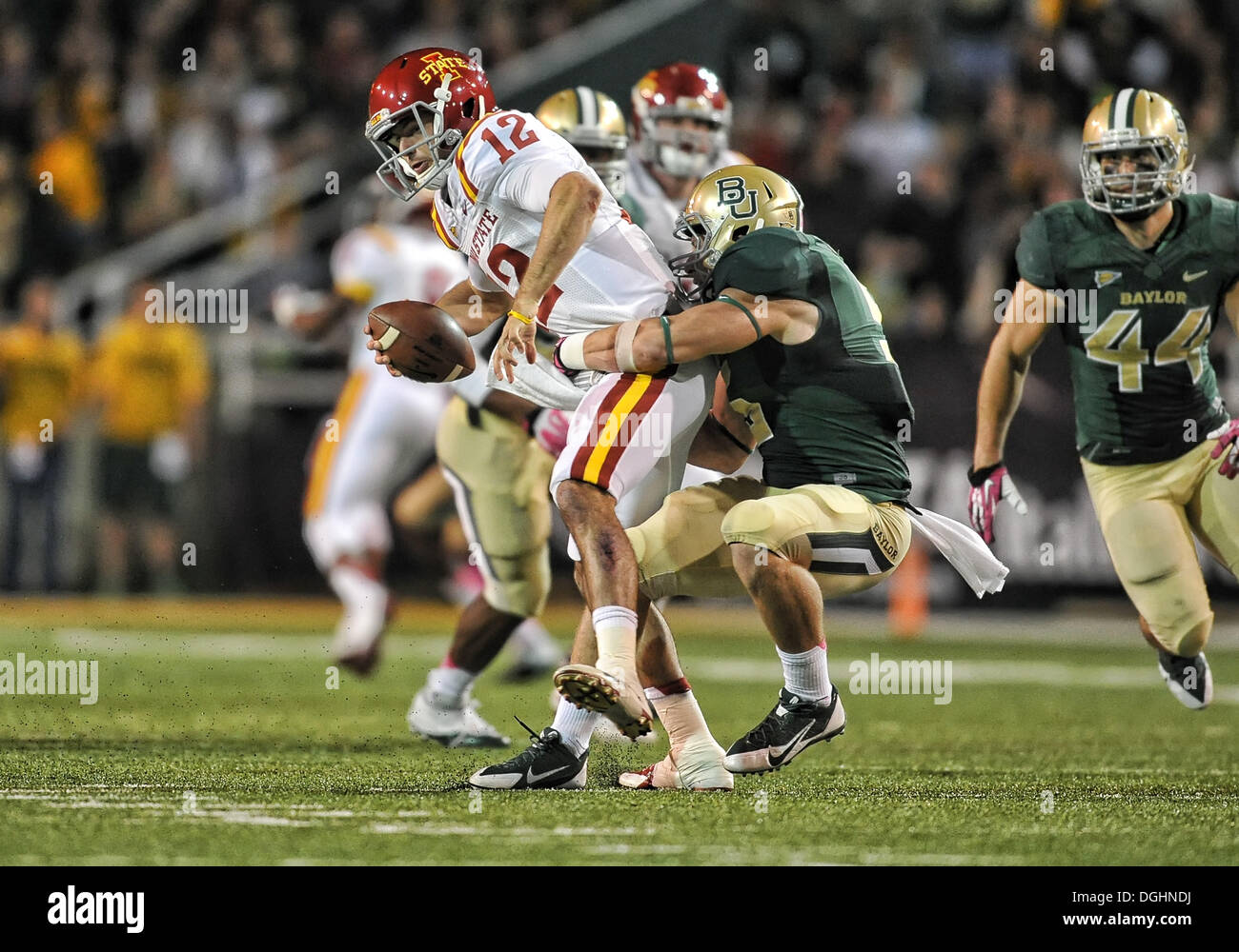 Iowa State Cyclones quarterback Sam B. Richardson (12) rolls out as he ...