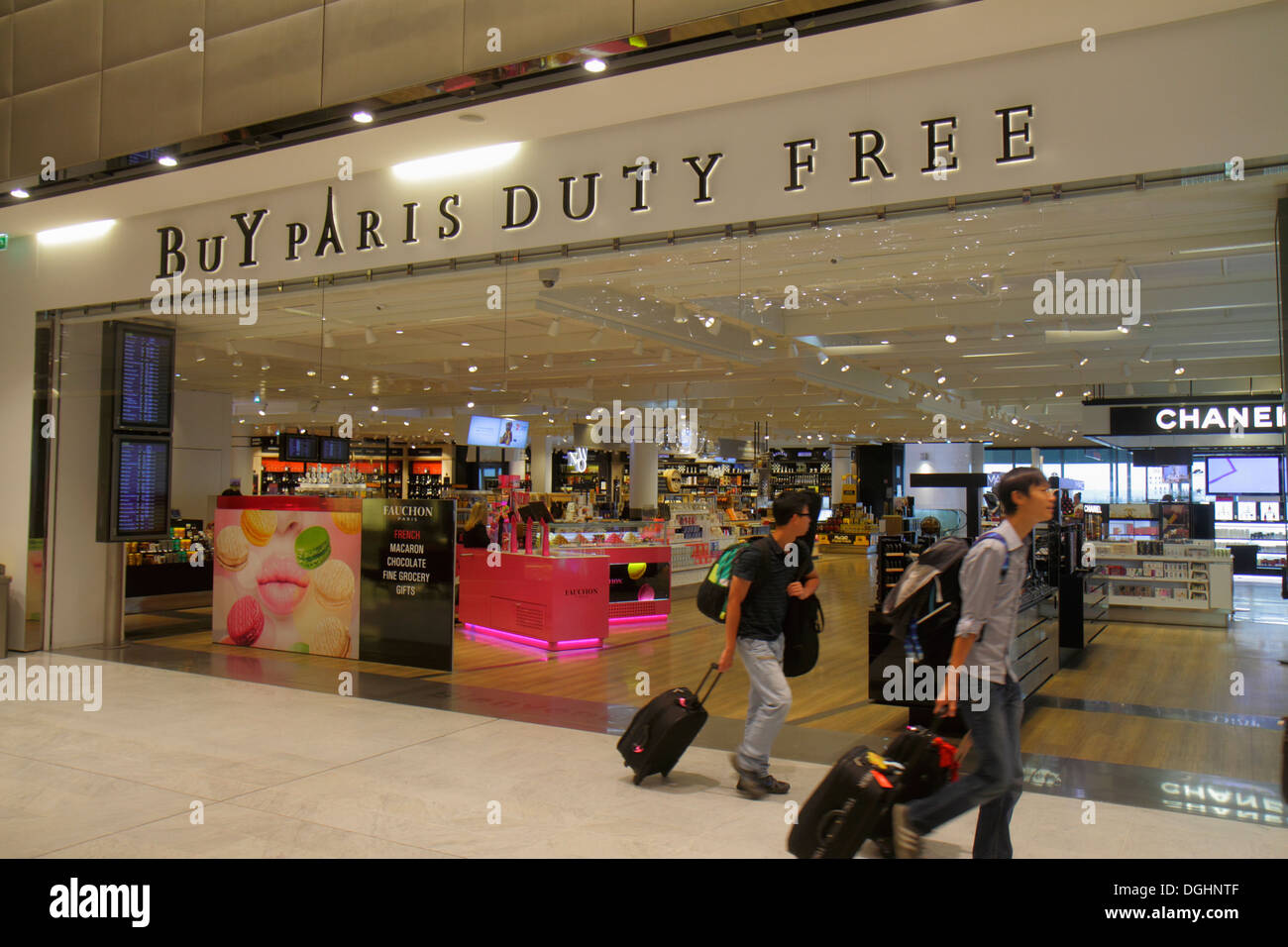 Shopping In Paris Cdg Airport at Travis Poteete blog