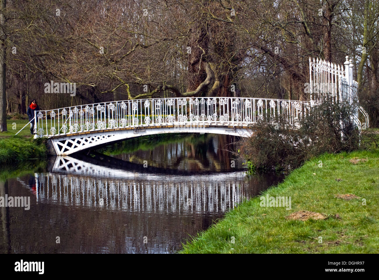 White bridge hi-res stock photography and images - Alamy