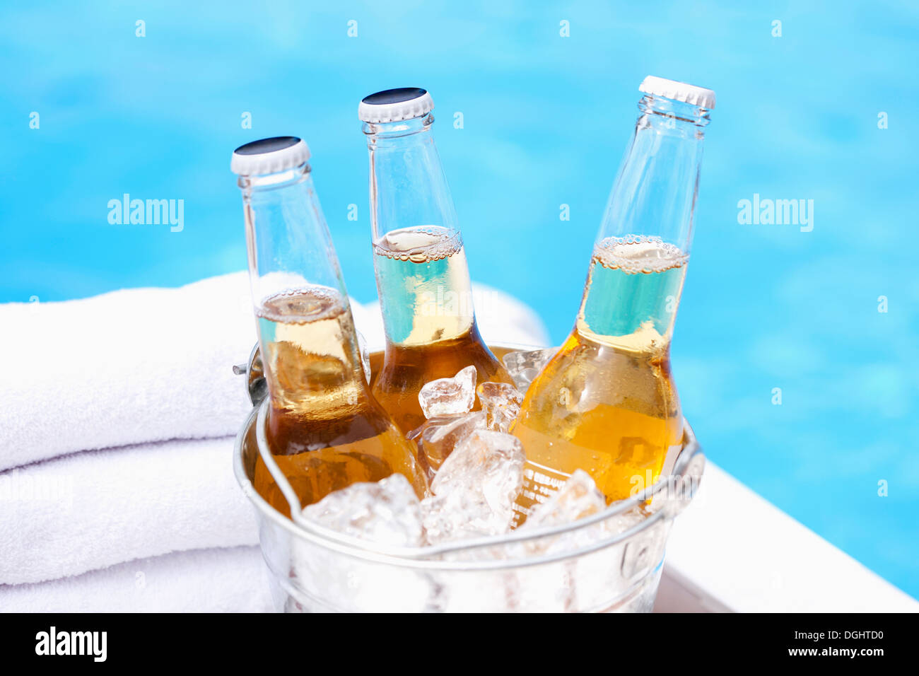 Ice towel hi-res stock photography and images - Alamy