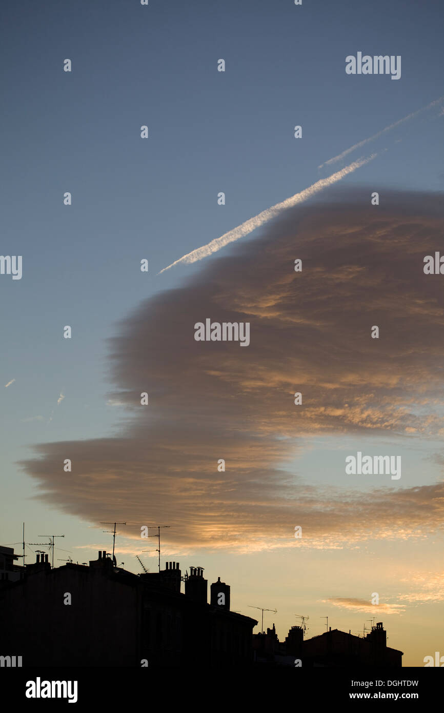 Morning cloud hi-res stock photography and images - Alamy