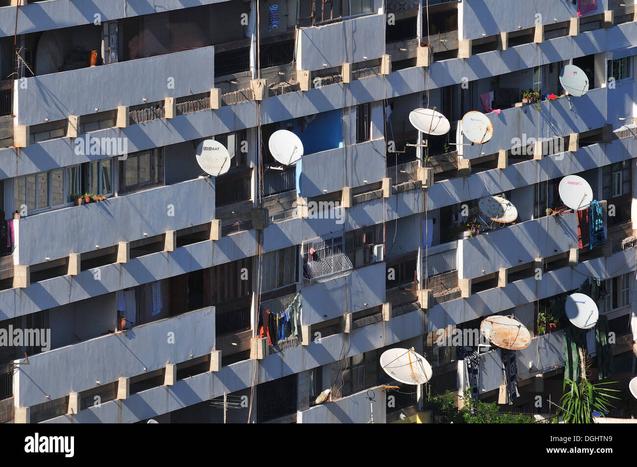 Highrise block of flats hi-res stock photography and images - Alamy