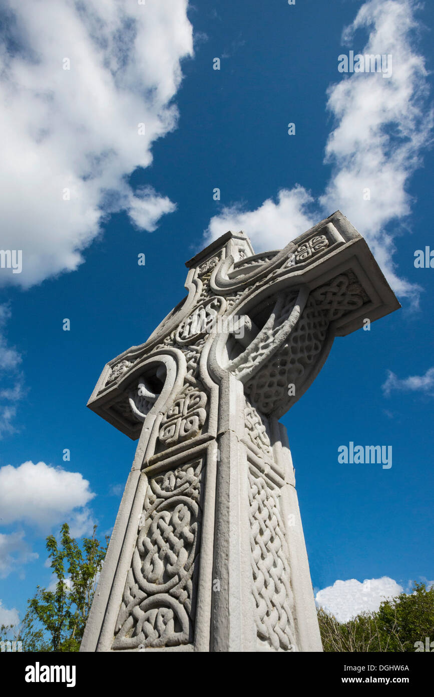 Ornate celtic cross hi-res stock photography and images - Alamy