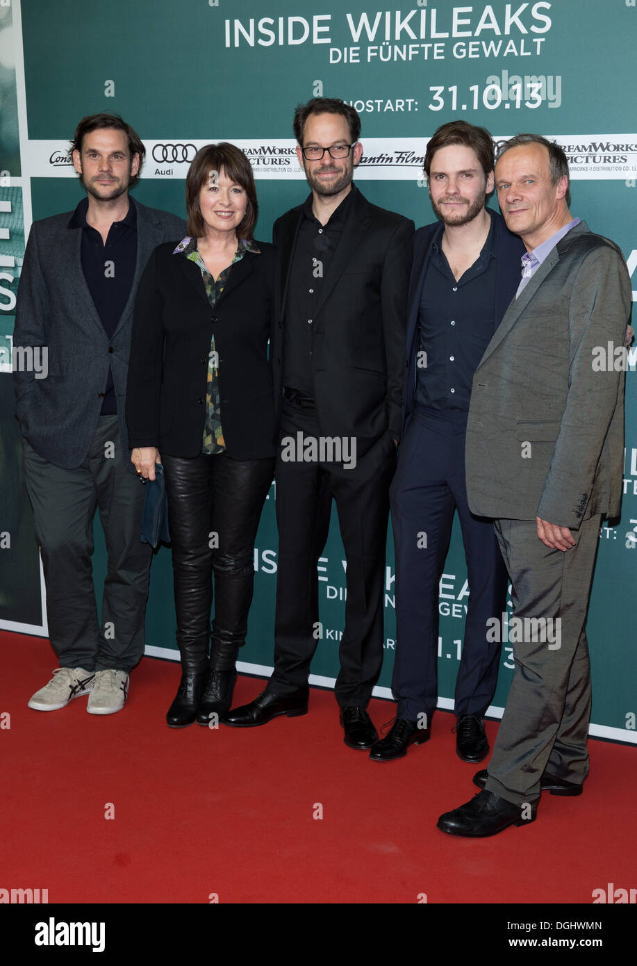 Berlin, Germany. 21st Oct, 2013. Actors Alexander Beyer (L-R ...