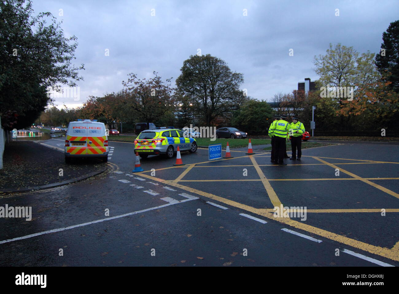 Glasgow, UK. 22nd Oct, 2013. Major flooding at A82 Great Western Road ...