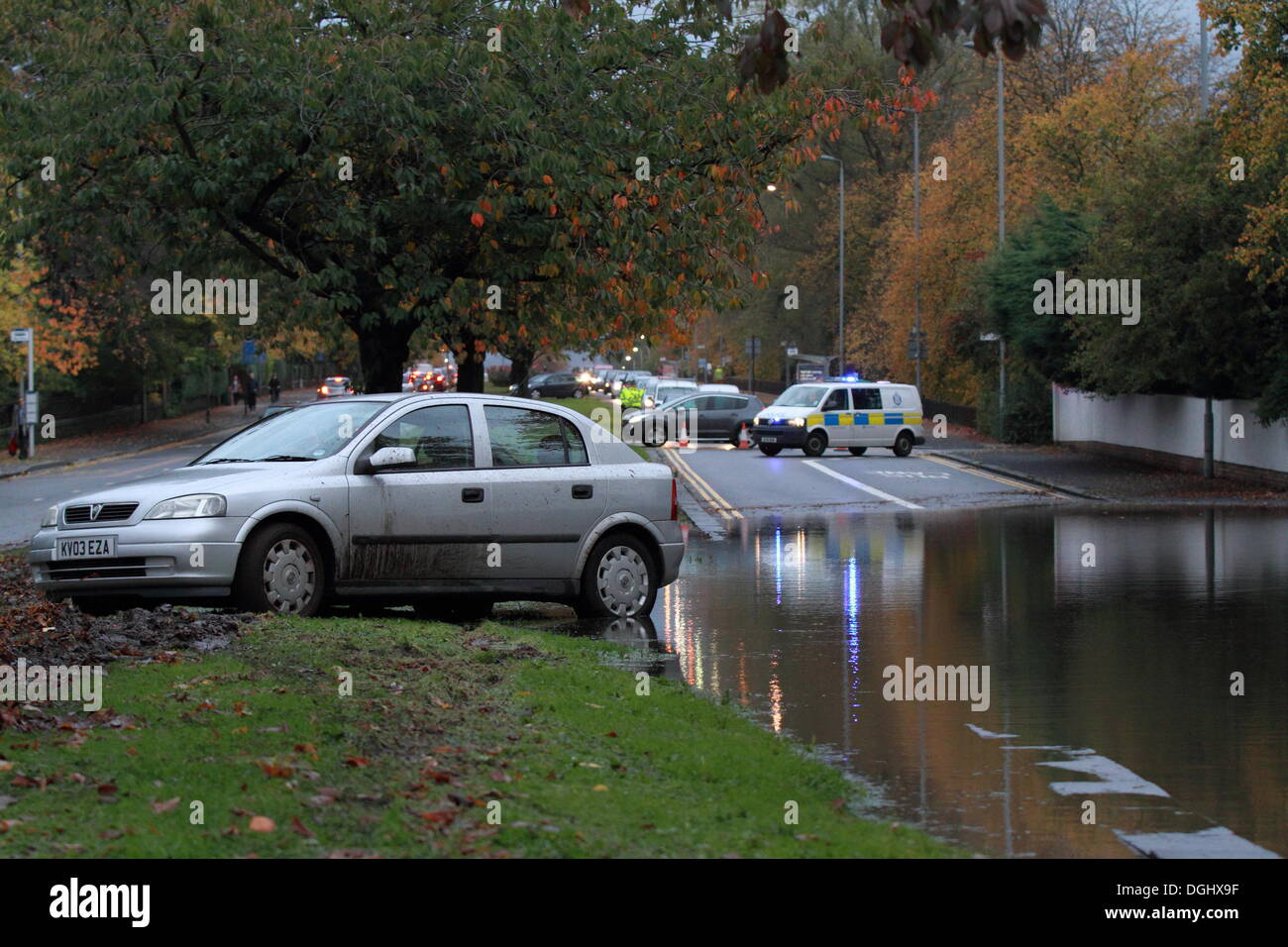 Glasgow, UK. 22nd Oct, 2013. Major flooding at A82 Great Western Road ...