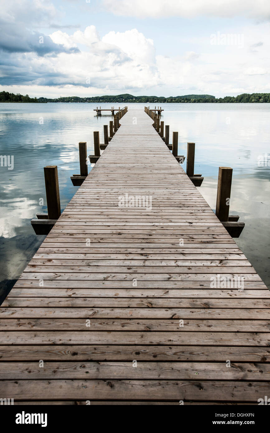 Jetty at Woerthsee Lake, Schlagenhofen, Inning, Bavaria, Germany Stock ...