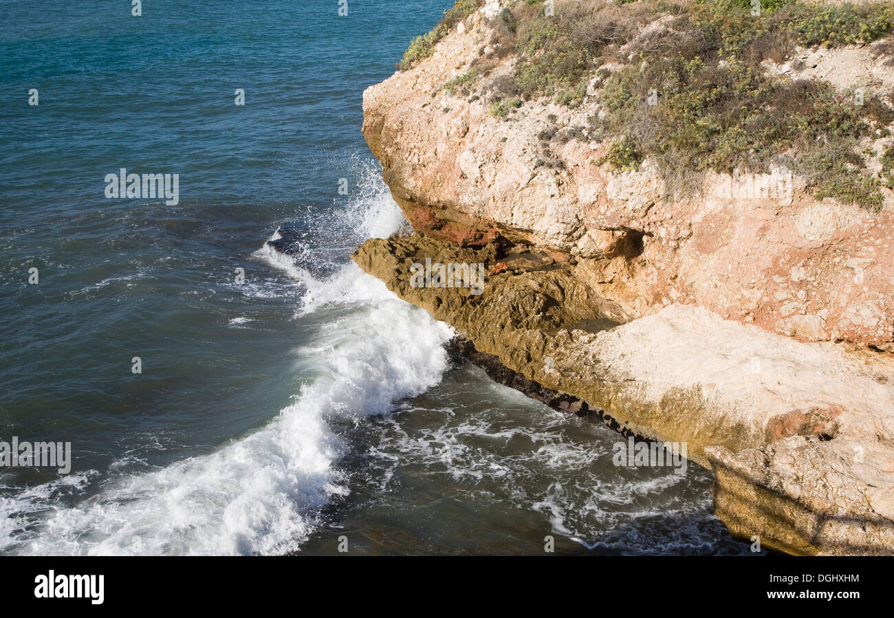Wave cut notch hi-res stock photography and images - Alamy