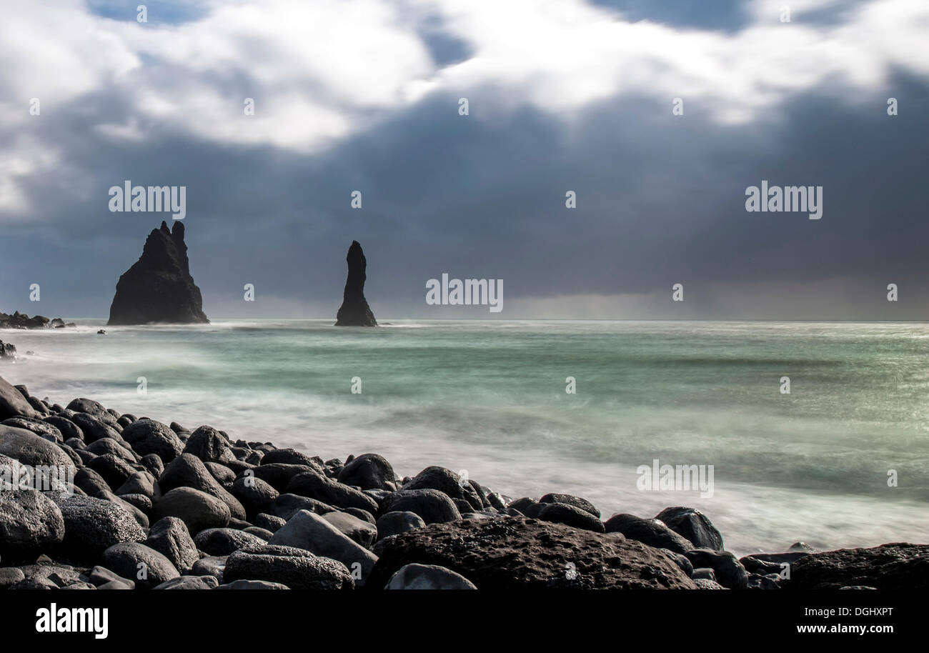 Reynisdrangar, black basalt sea stacks, Black Beach, Reynisdrangar, Vík ...