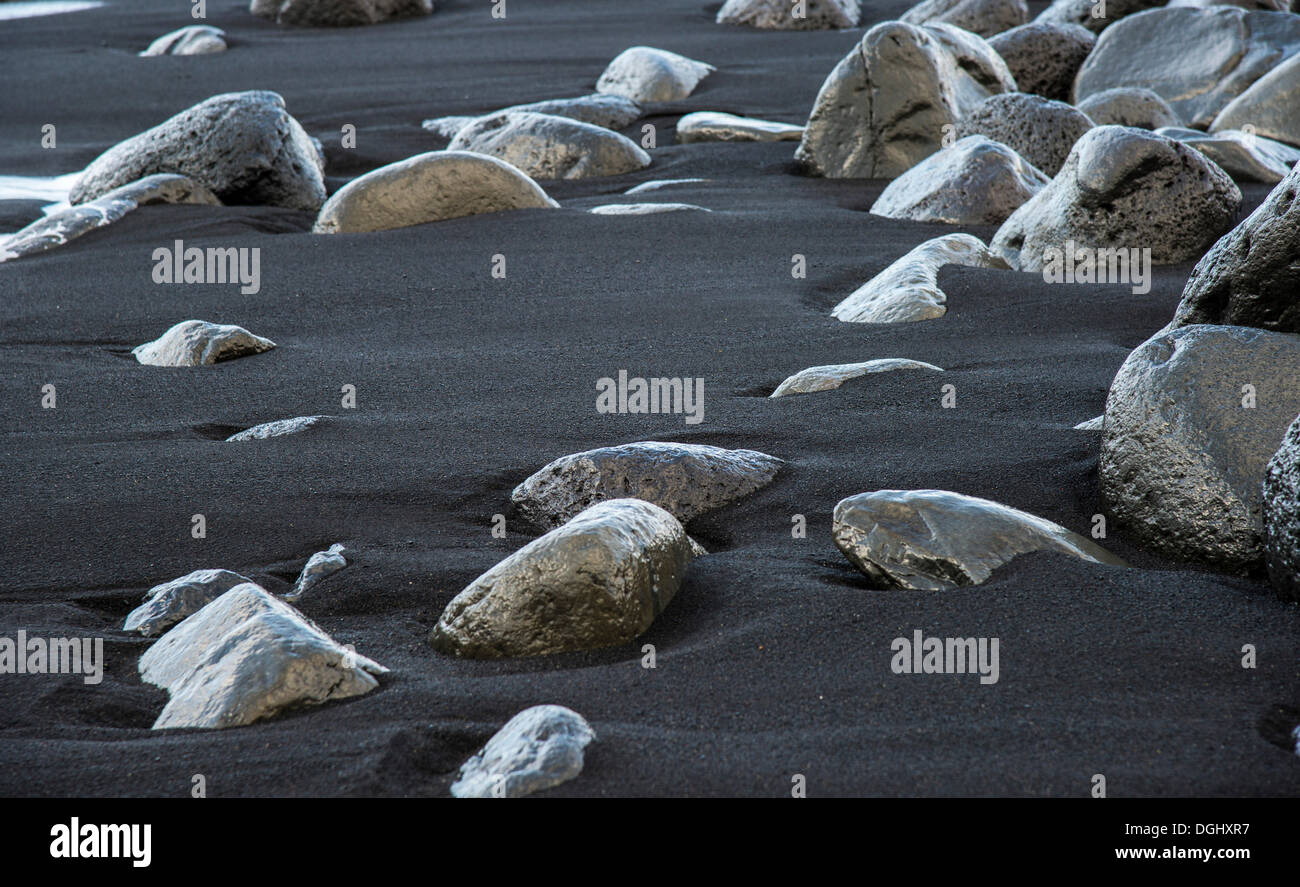 Black basalt stones hi-res stock photography and images - Alamy