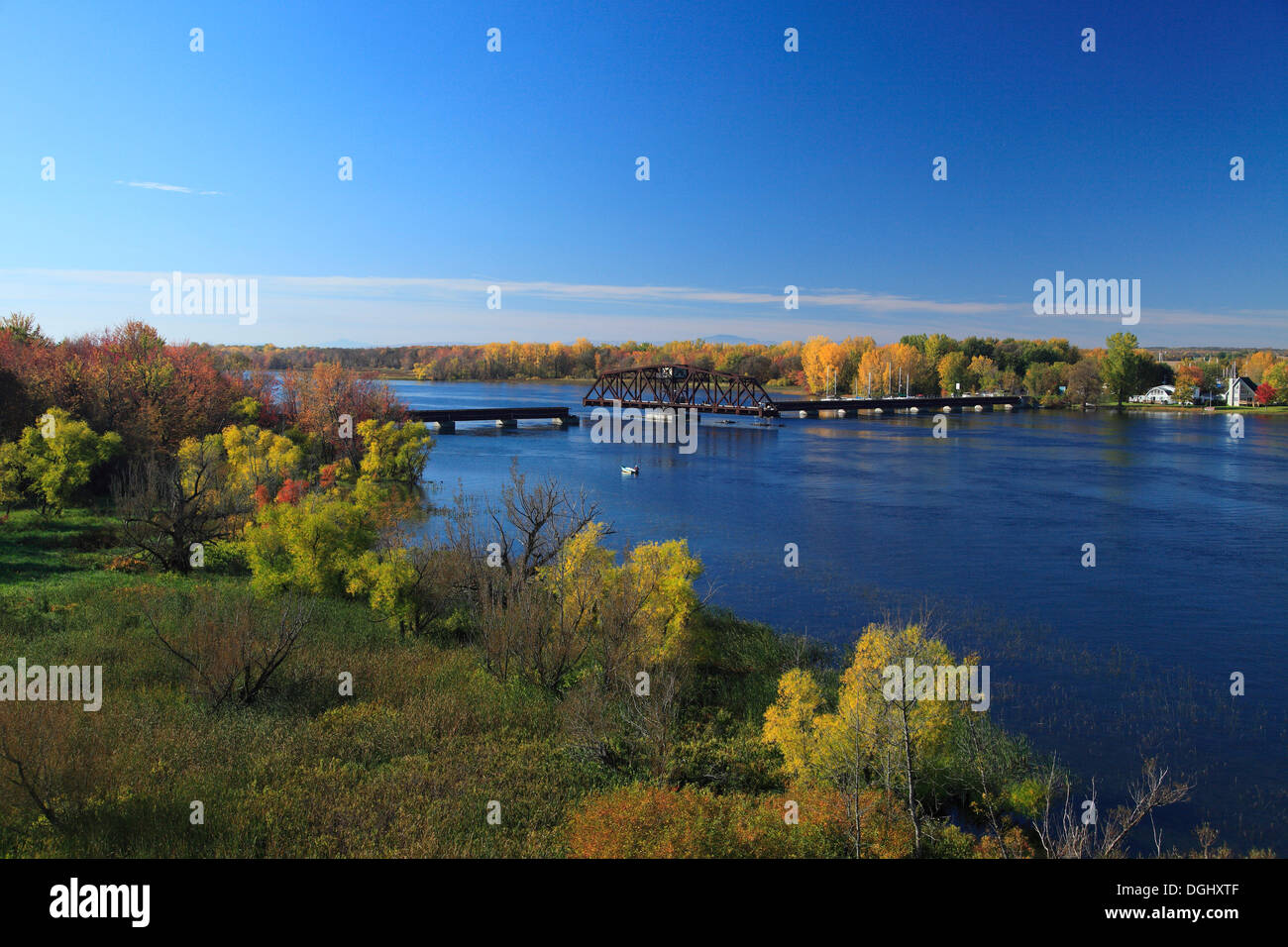Quebec tree rivers hi-res stock photography and images - Alamy