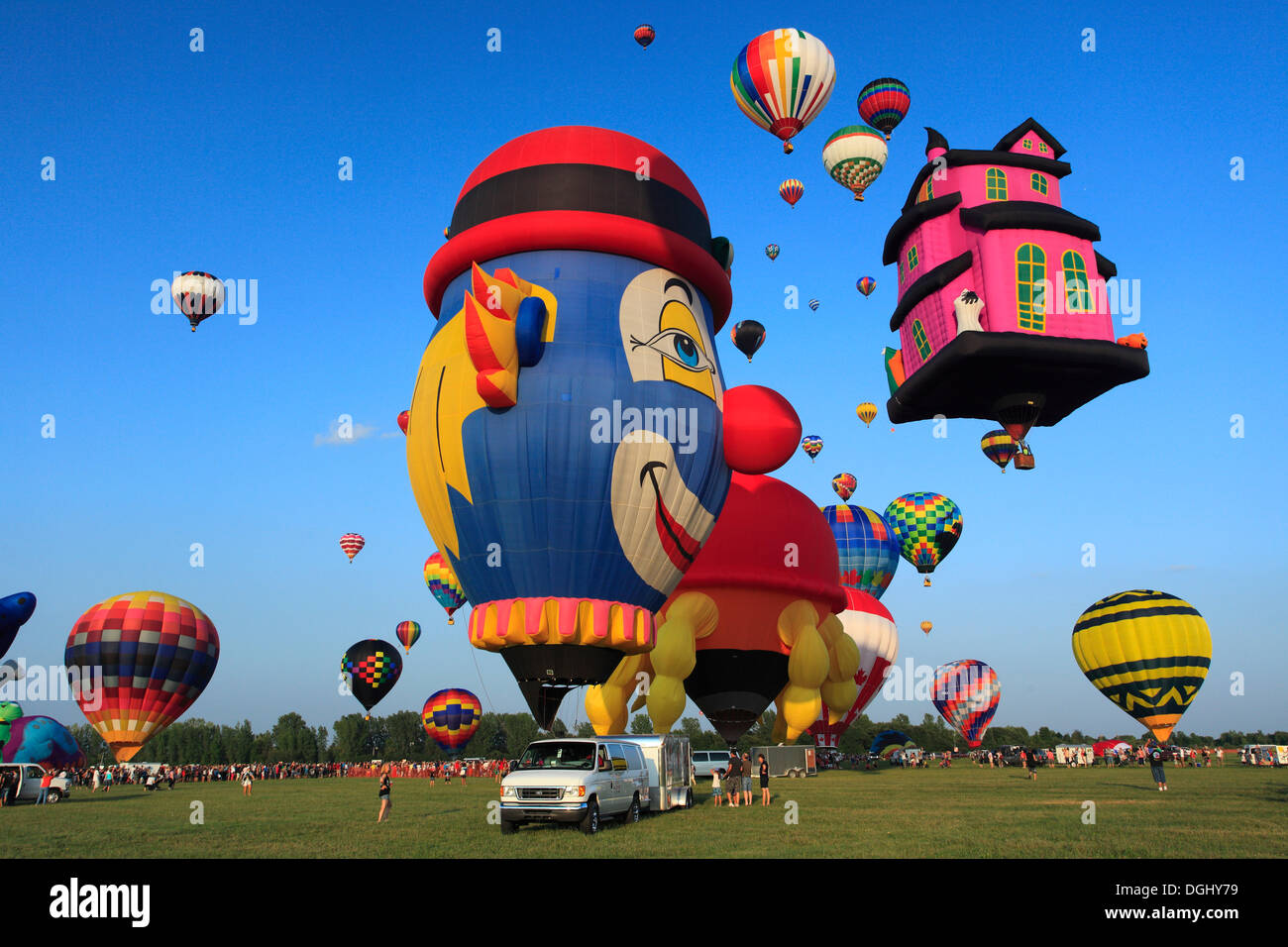 Ballooning Festival at Saint-Jean-sur-Richelieu, Quebec, Canada, Saint ...