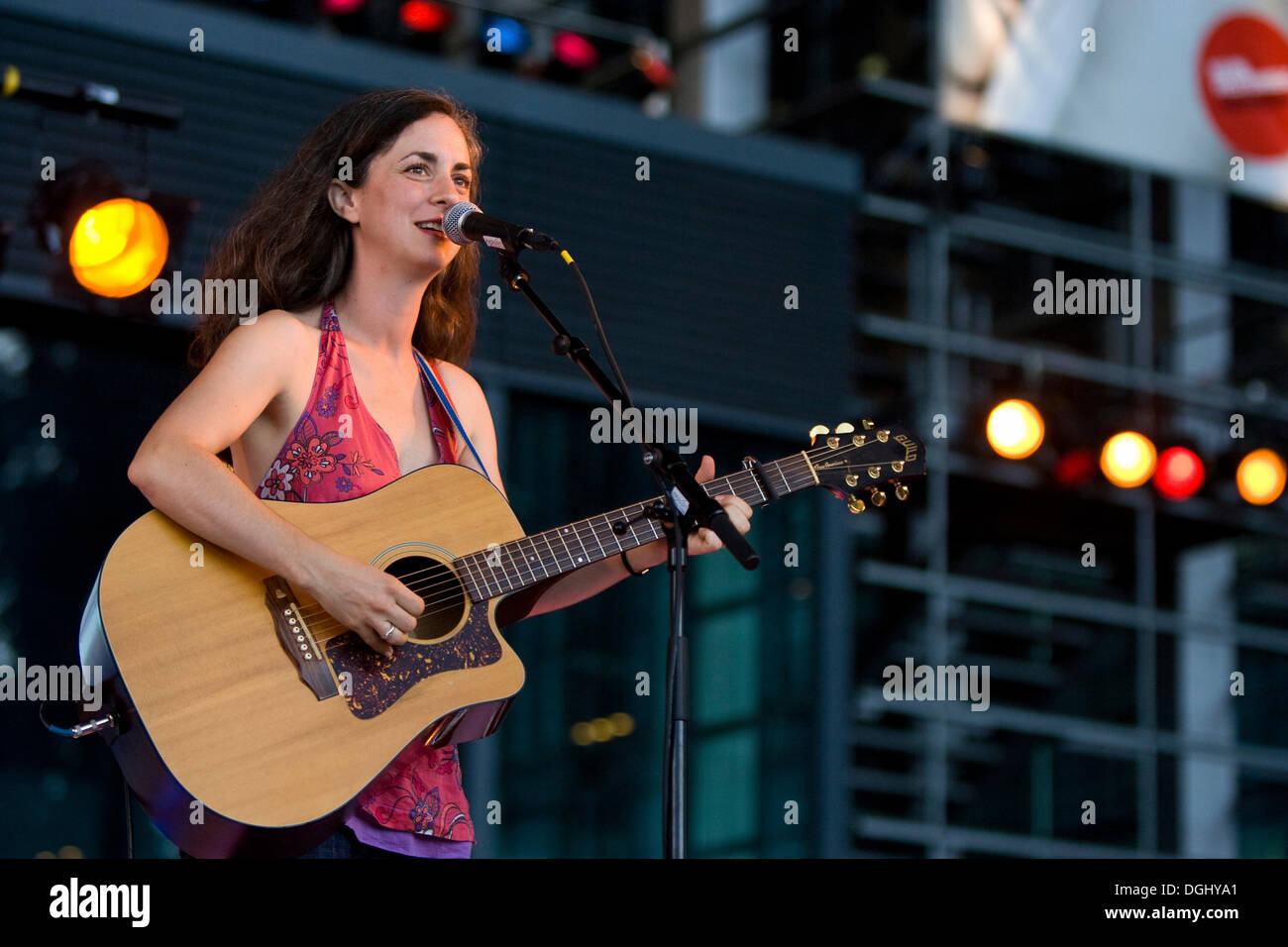 US German singer-songwriter Tess Wiley live at the Blue Balls Festival ...