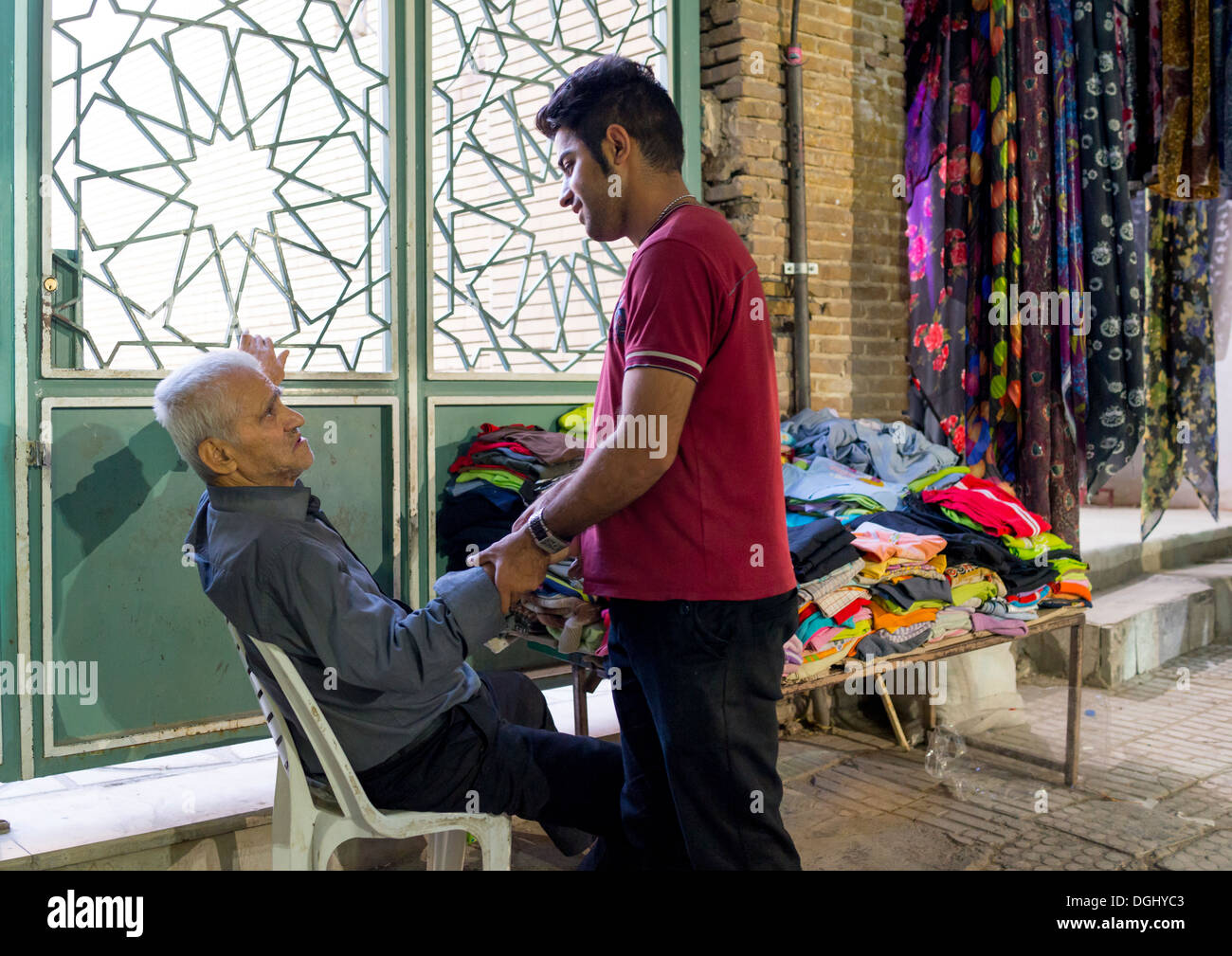 Iran people chatting hi-res stock photography and images - Alamy
