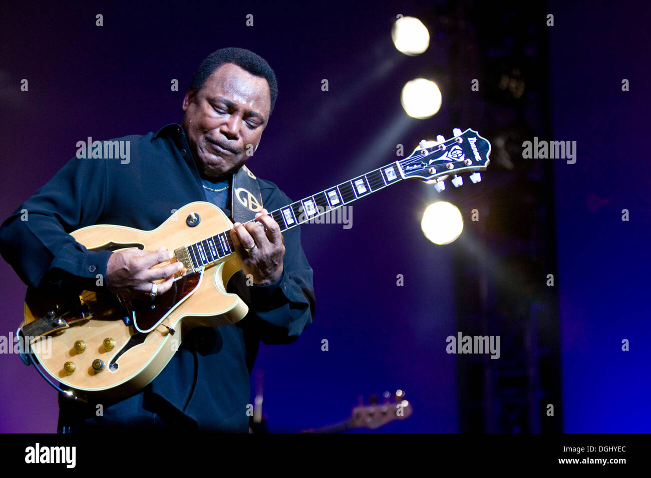 George benson europe hi-res stock photography and images - Alamy