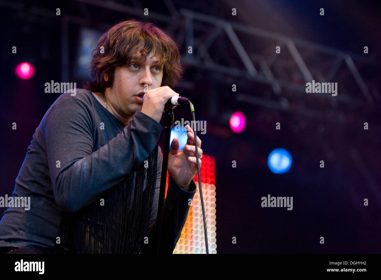 Adam singer hi-res stock photography and images - Alamy