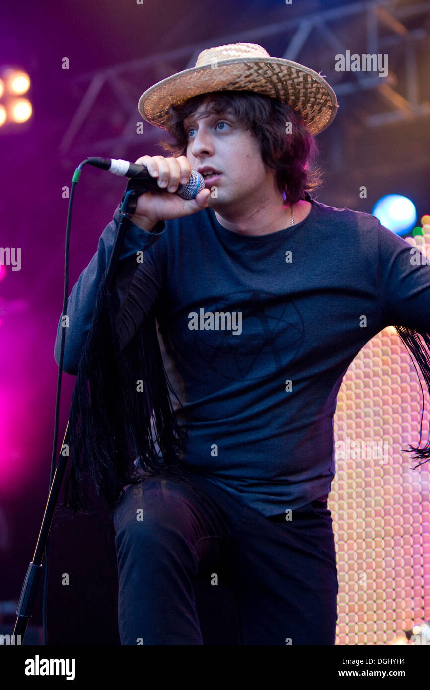 Adam singer hi-res stock photography and images - Alamy