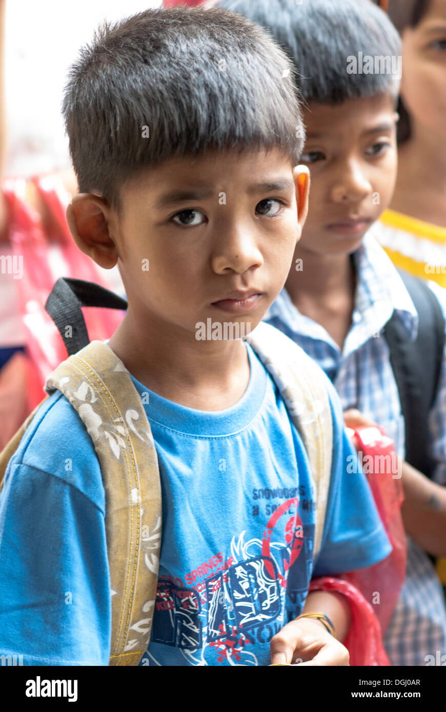 Poor boy portrait philippines hi-res stock photography and images - Alamy