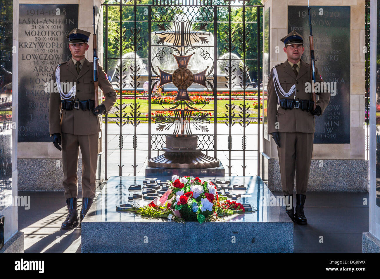 The Tomb of the Unknown Soldier in Pilsudski Square in Warsaw Stock ...