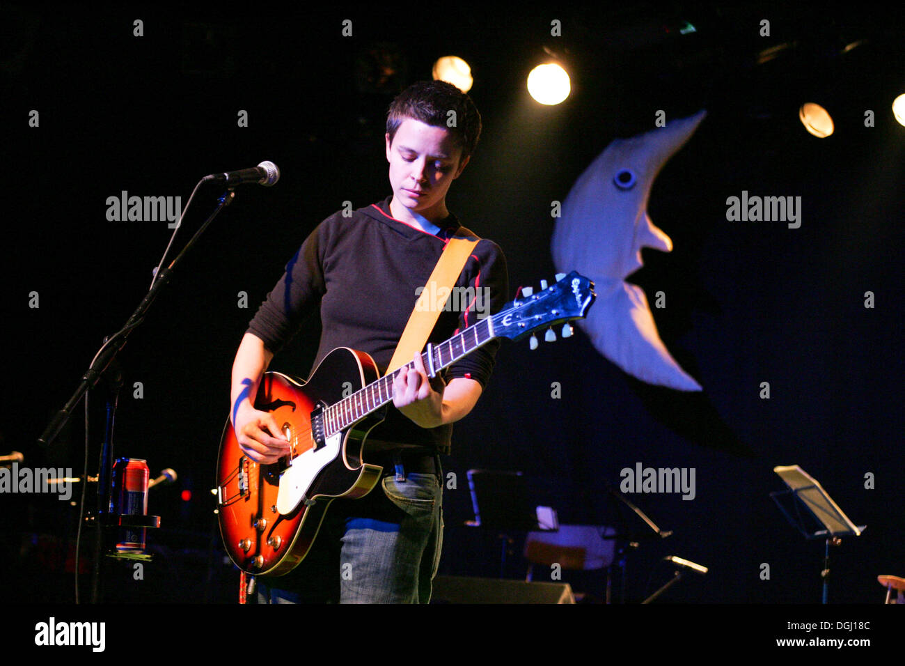 Austrian singer-songwriter Clara Luzia live in the Schueuer concert ...