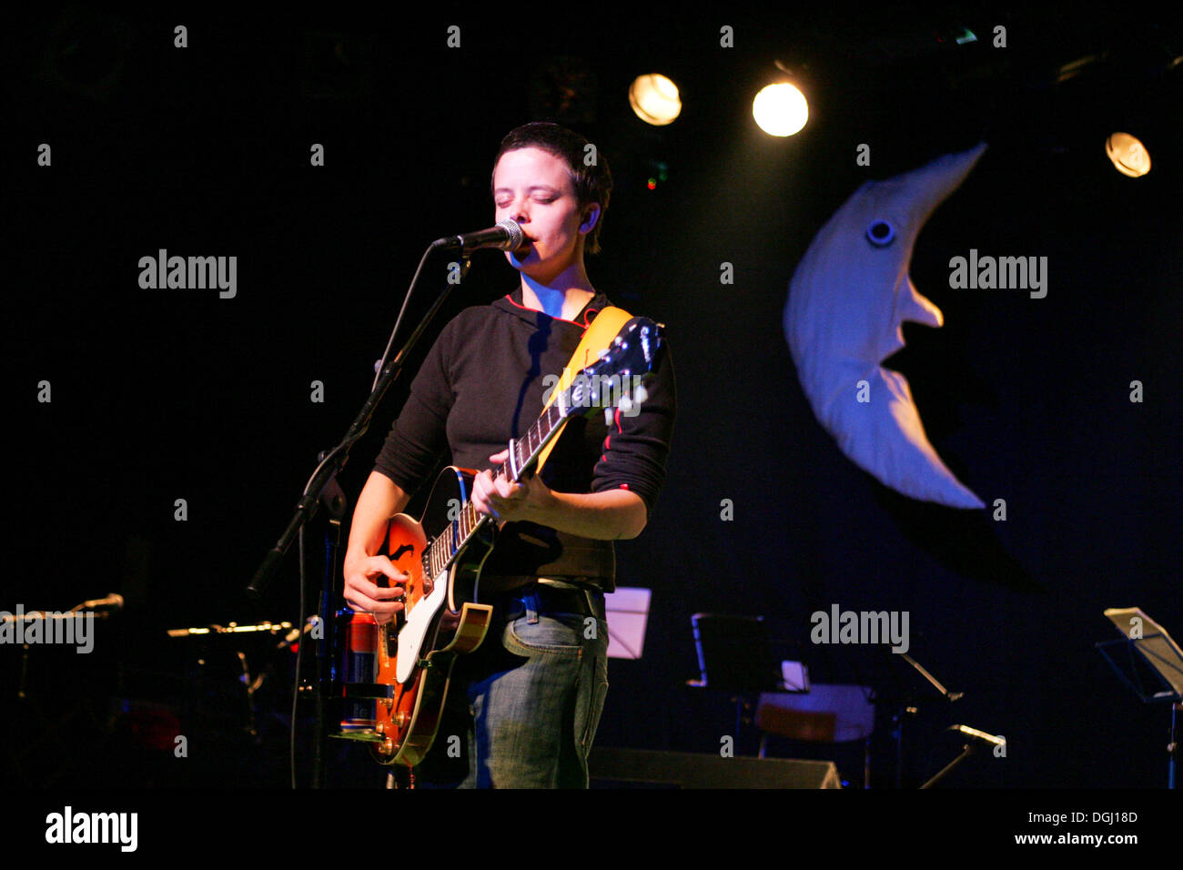 Austrian singer-songwriter Clara Luzia live in the Schueuer concert ...