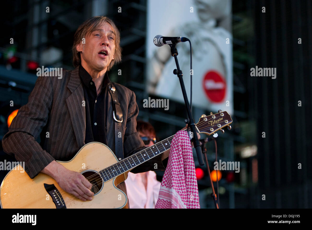 Peter Sarach, singer and frontman of the German band Cowboys on Dope ...