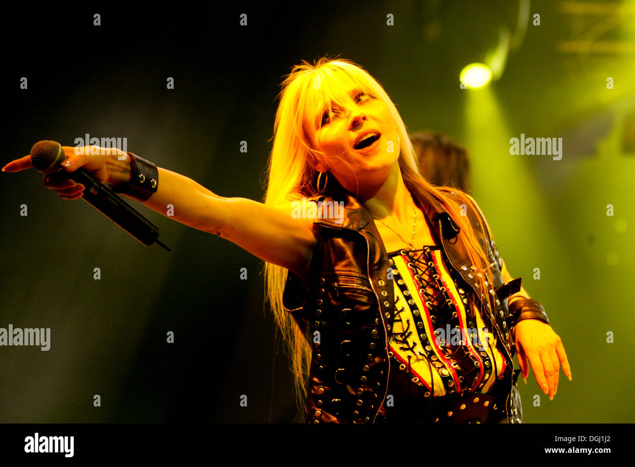 Show simply hi-res stock photography and images - Alamy