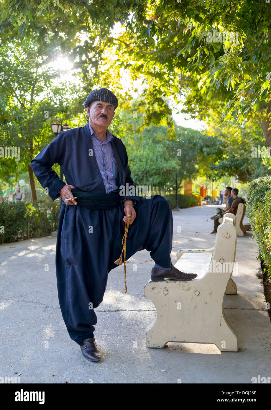 Kurdish men in traditional clothing hi-res stock photography and images ...