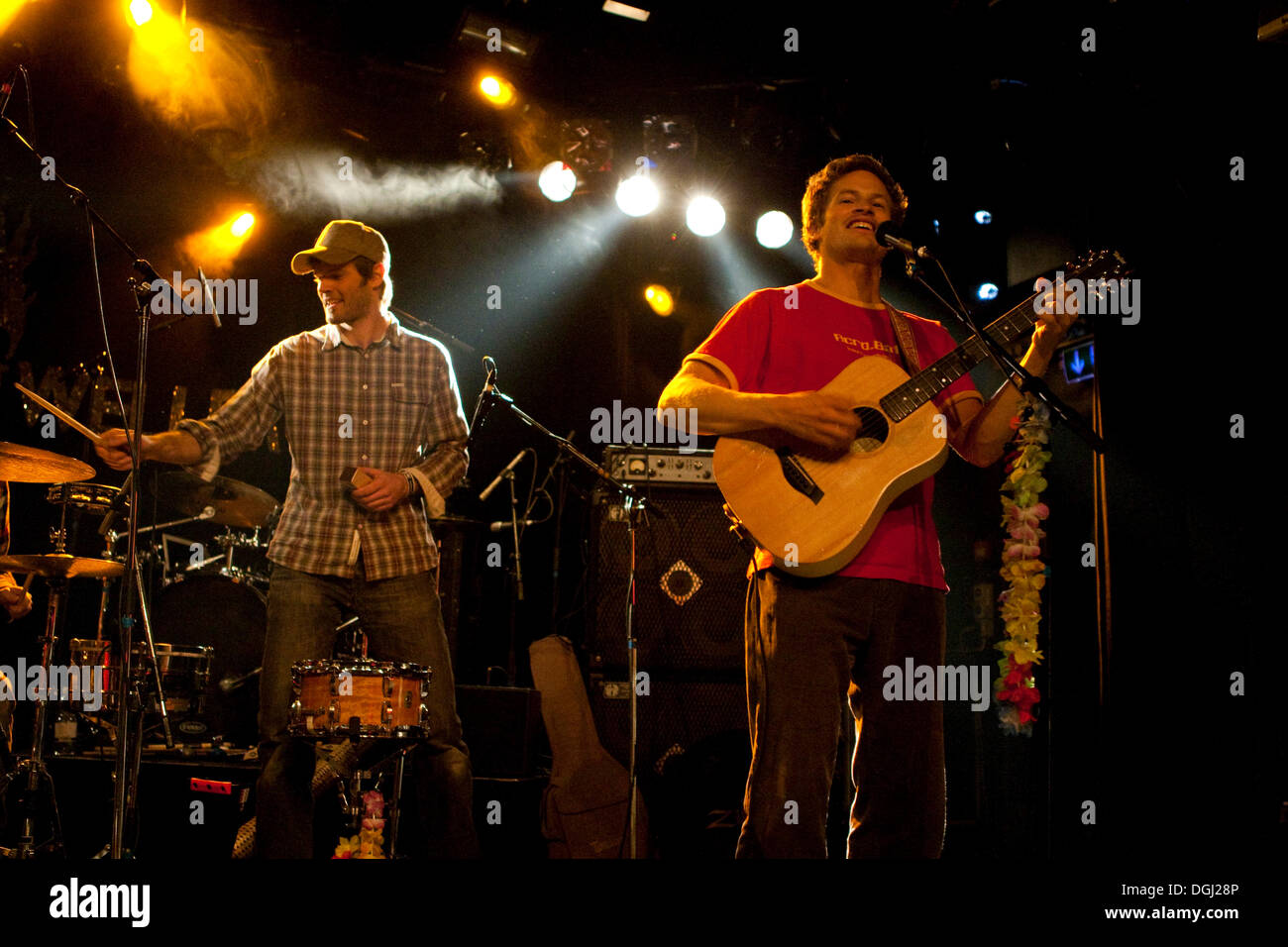 The Swiss singer-songwriter Al-Berto & the Fried Bikinis live in the ...