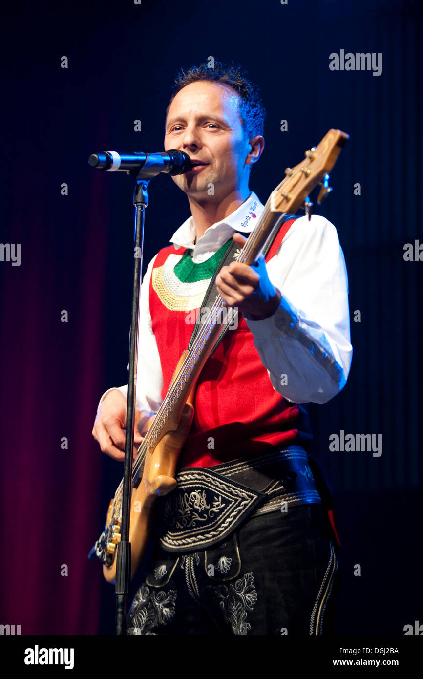 Austrian folk costume hi-res stock photography and images - Alamy