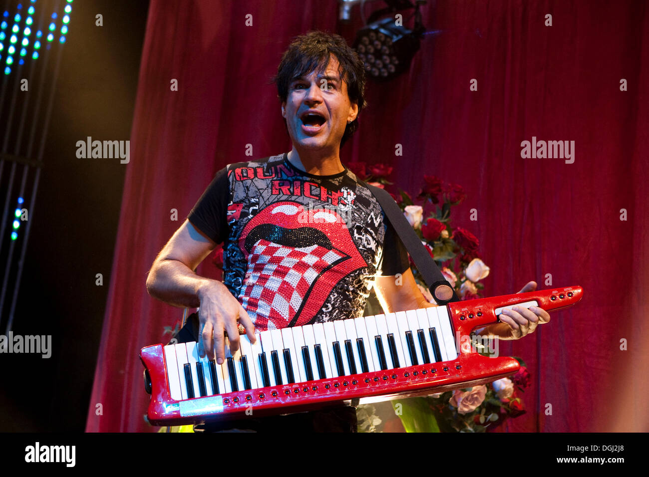 Austrian folk music group die hi-res stock photography and images - Alamy