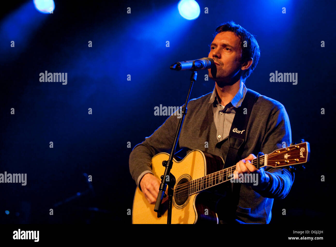 British singer and songwriter Gus MacGregor live at the Schueuer ...