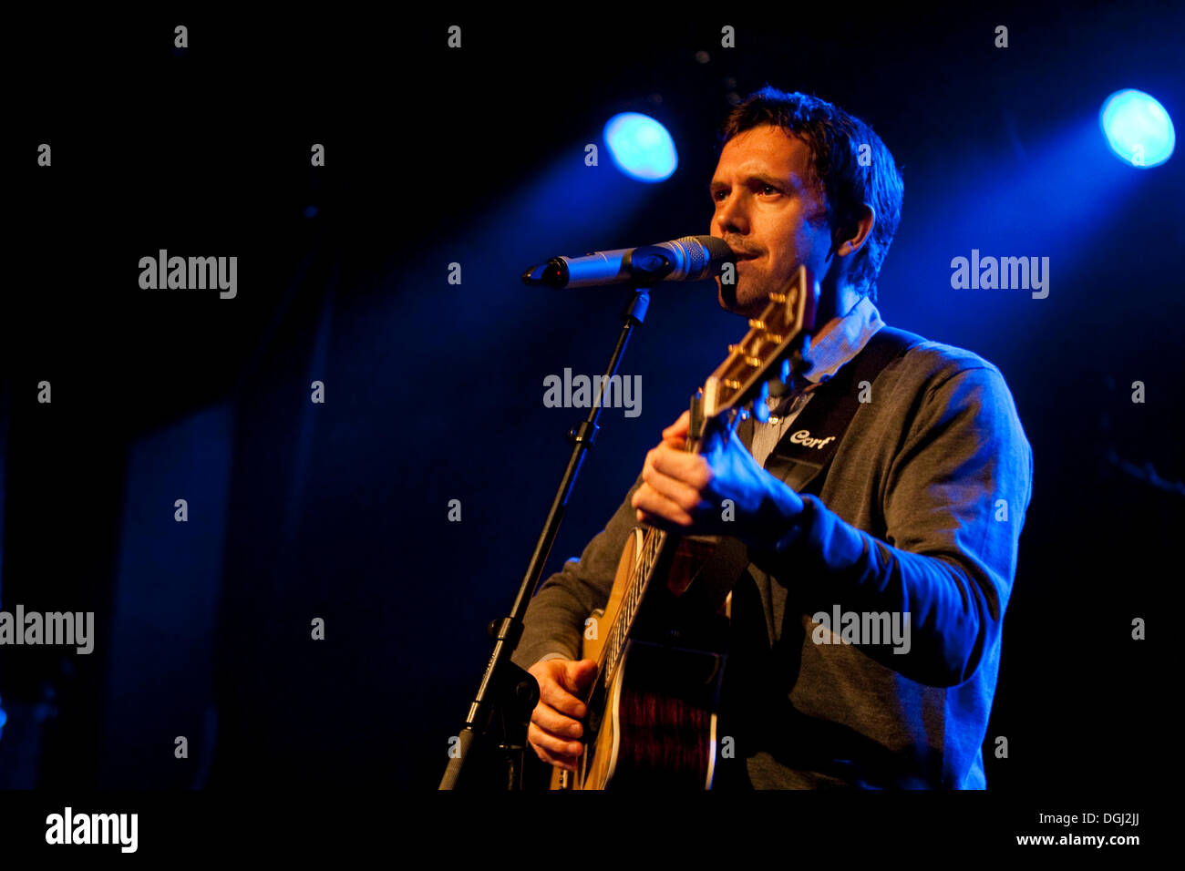 British singer and songwriter Gus MacGregor live at the Schueuer ...